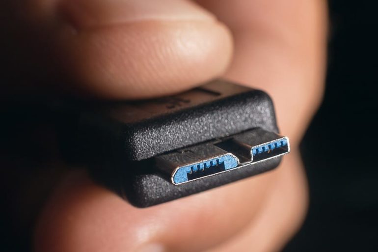 What Is USB 3.0? - The Plug - HelloTech