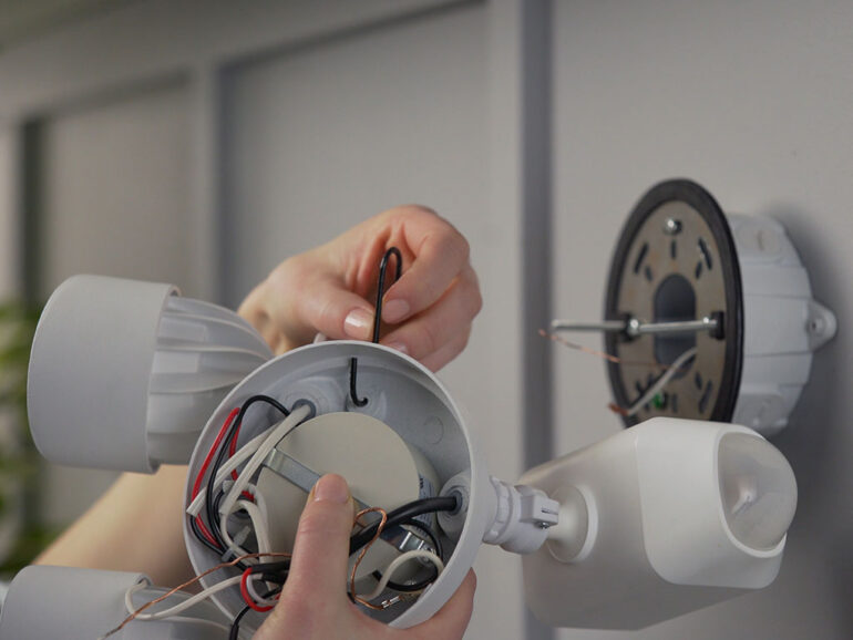 How to Set Up a Smart Home: A Guide for Beginners - The Plug - HelloTech