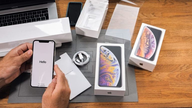 How Much You Can Save on a Refurbished iPhone X From Apple - The Plug ...