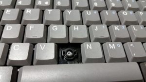 How to Clean and Sanitize Your Computer Keyboard - The Plug - HelloTech