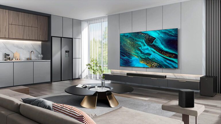 Should You Mount Your TV? The Pros and Cons - The Plug - HelloTech